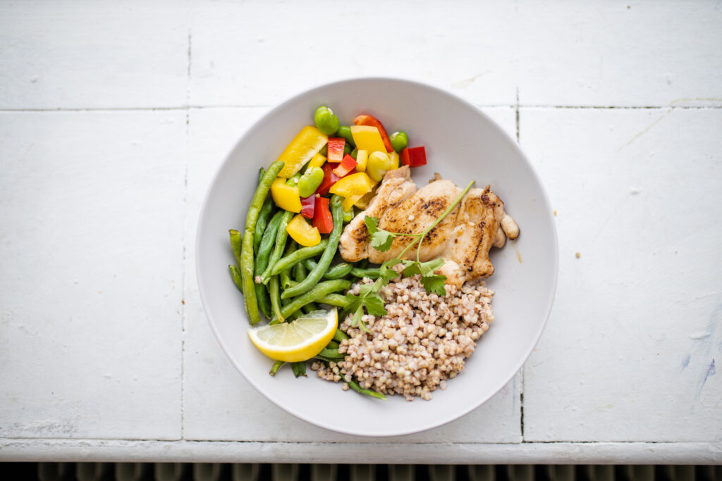 Balancing your plate: What makes a healthy balanced diet? | Lifecare